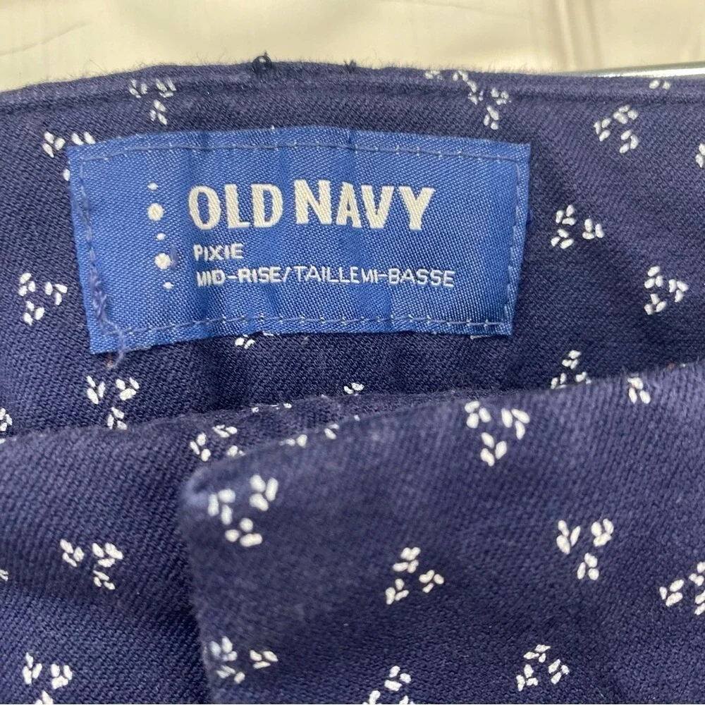 Old Navy | Pants & Jumpsuits | Old Navy Mid Rise Pixie Pant Navy White ...